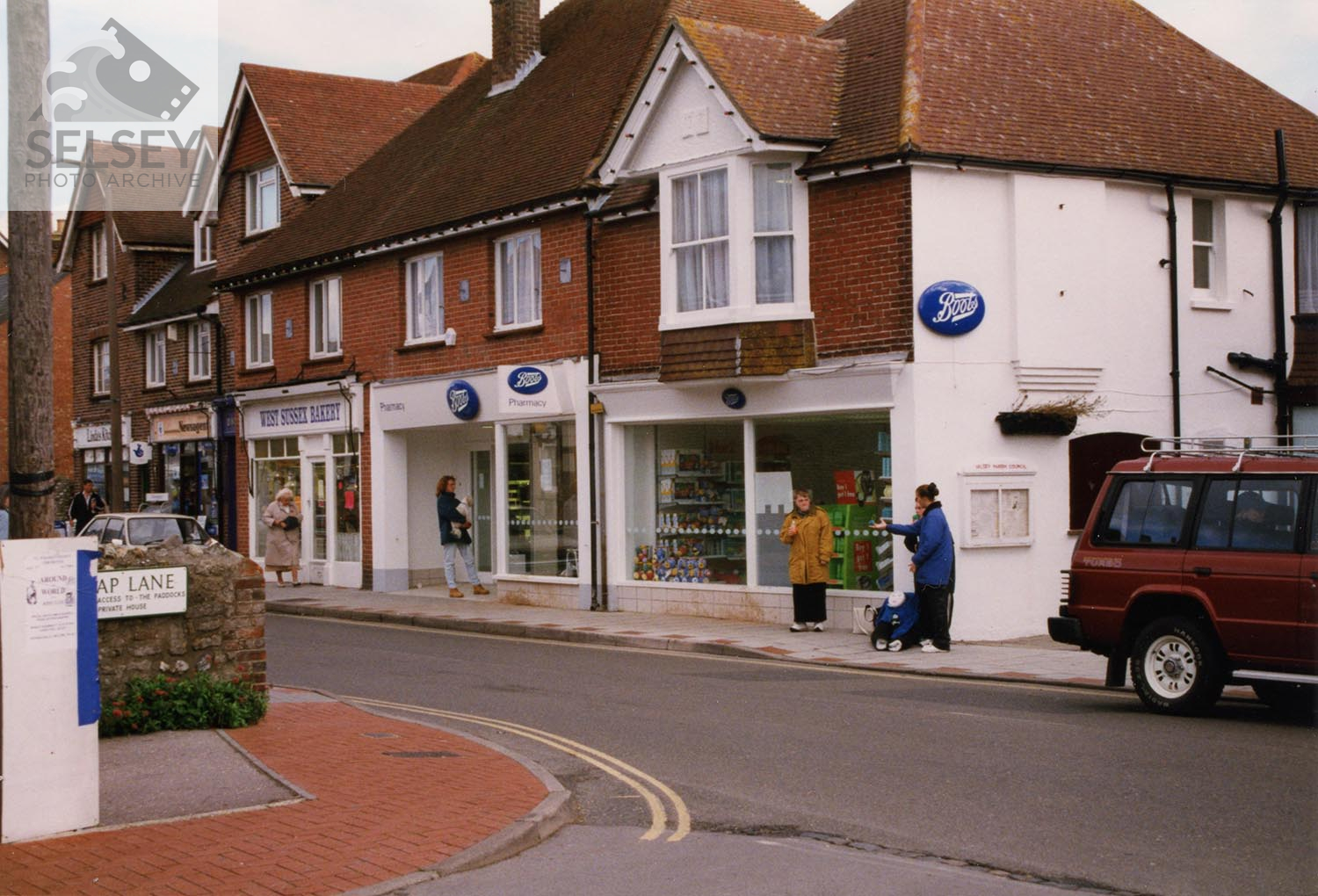 Selsey: High Street - Selsey Photo Archive