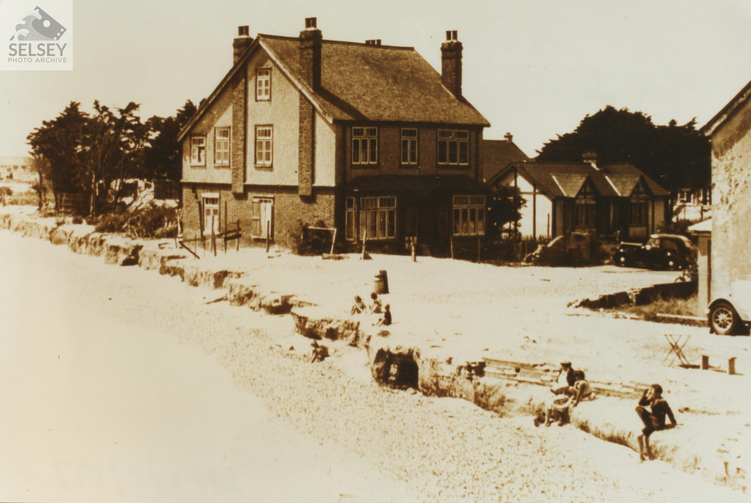 Selsey: House on East Beach - Selsey Photo Archive